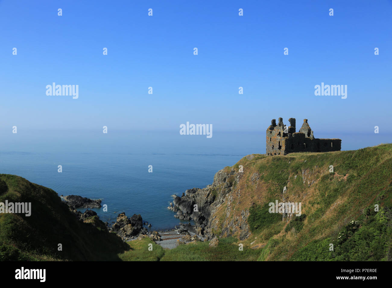Dunskey castle hi-res stock photography and images - Alamy