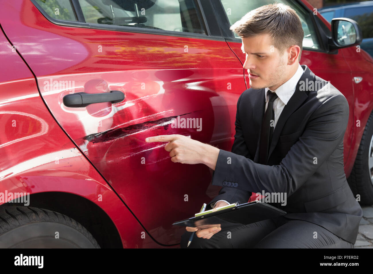 Looking form the side hi-res stock photography and images - Alamy