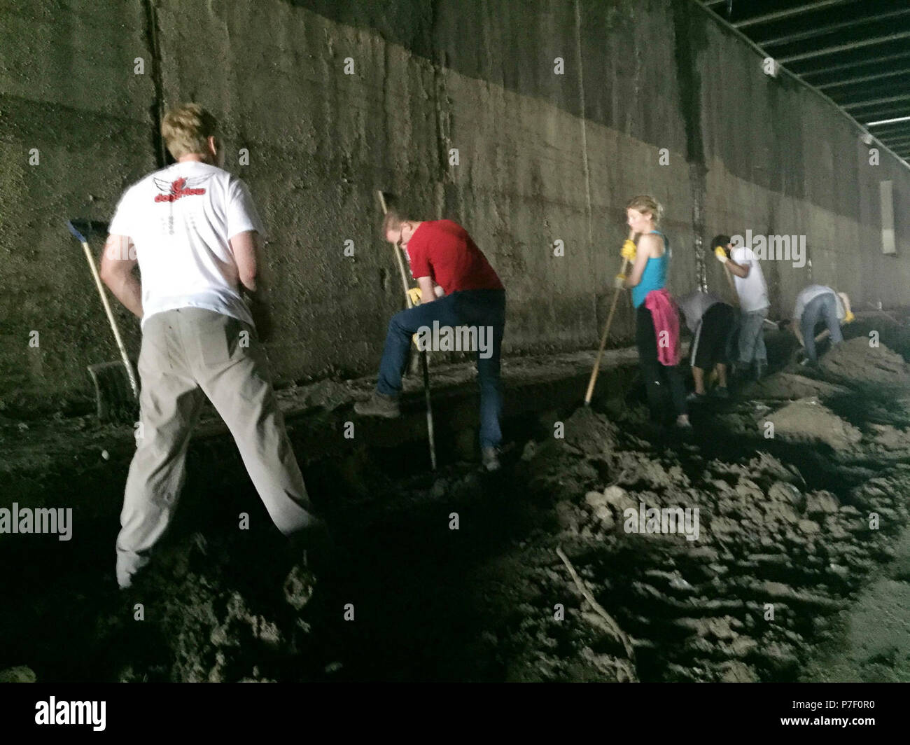 2015 Tbilisi flood volunteers 03 Stock Photo - Alamy