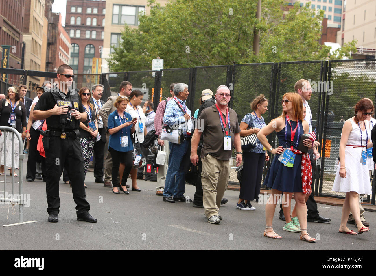 2016 RNC day 1 security line (2 Stock Photo - Alamy