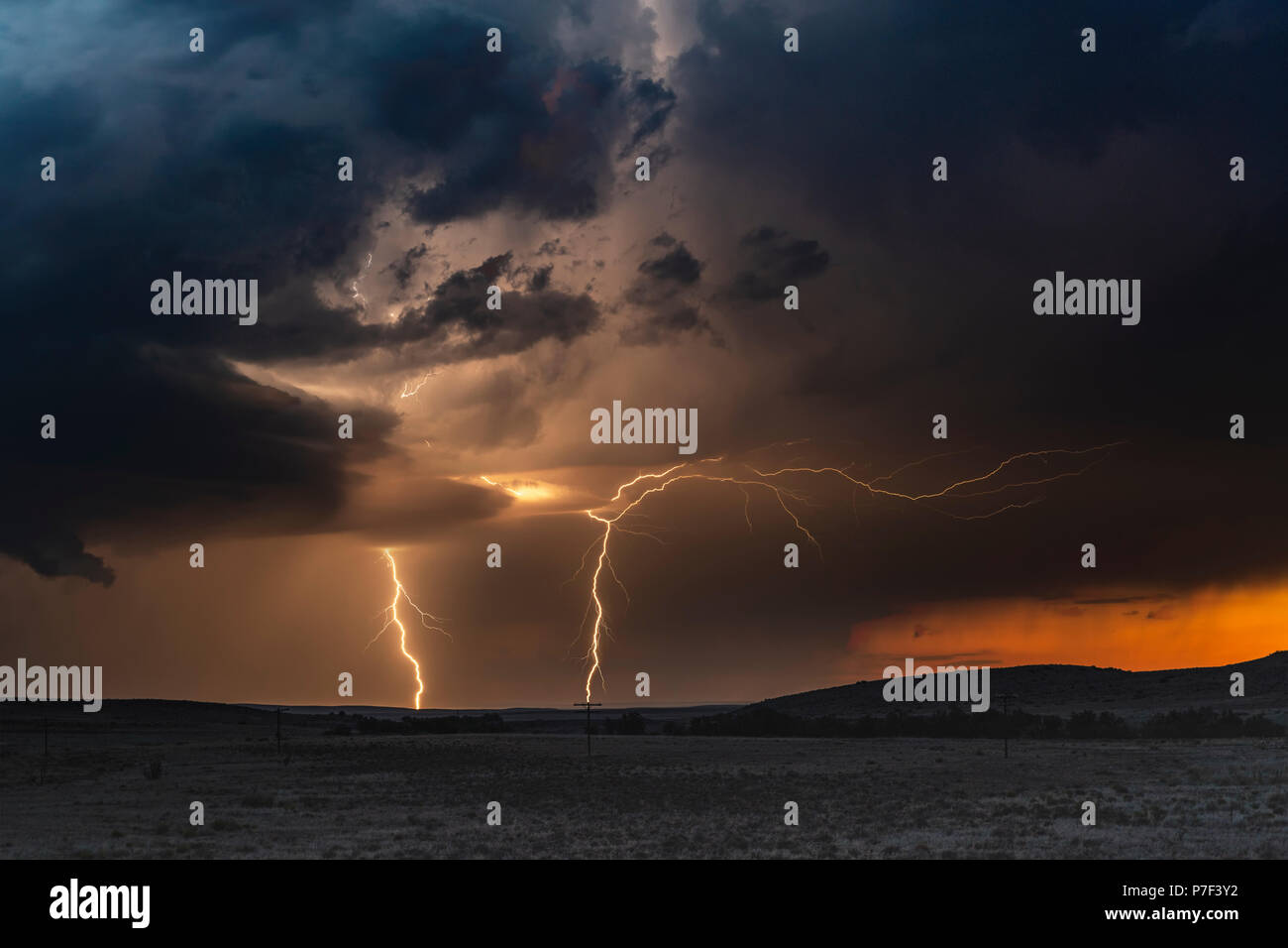 Lightning strike hi-res stock photography and images - Alamy