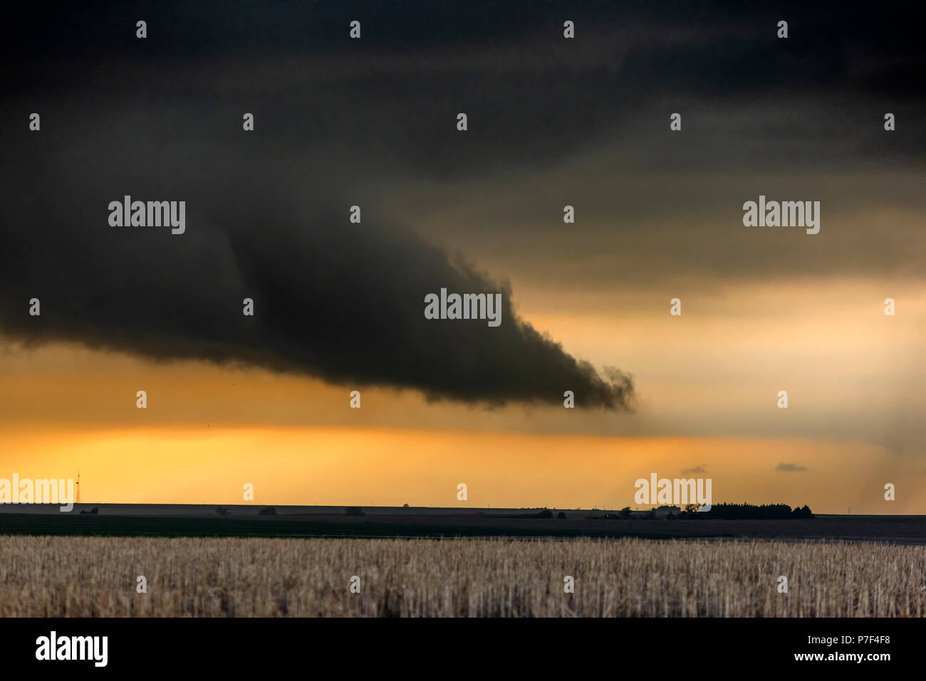 A large tornadic mesocyclone supercell inflow sucks in energy as it ...