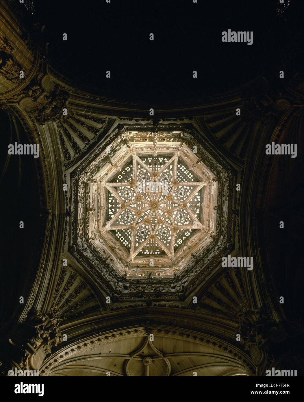 Burgos. Catedral. Conjunto interior del cimborrio. Gotico. Siglo XVI ...