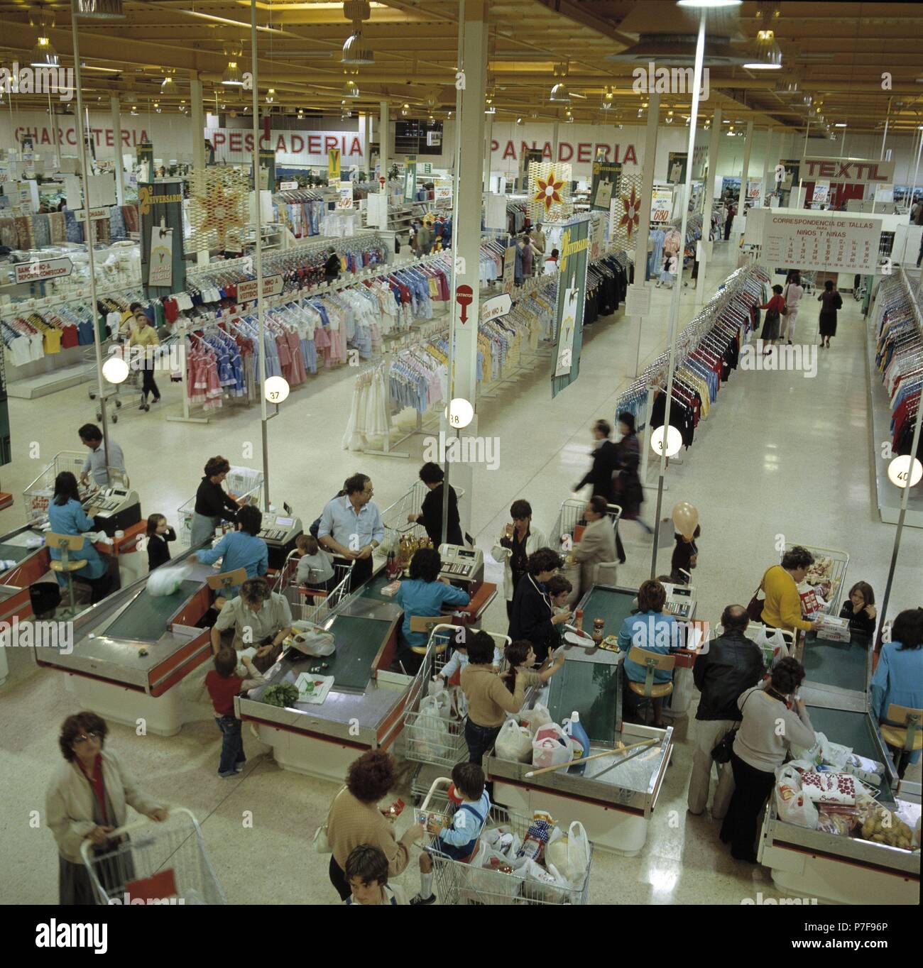 Hipermercado hi-res stock photography and images - Alamy