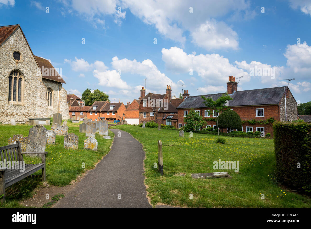 St andrews church farnham surrey hi-res stock photography and images ...