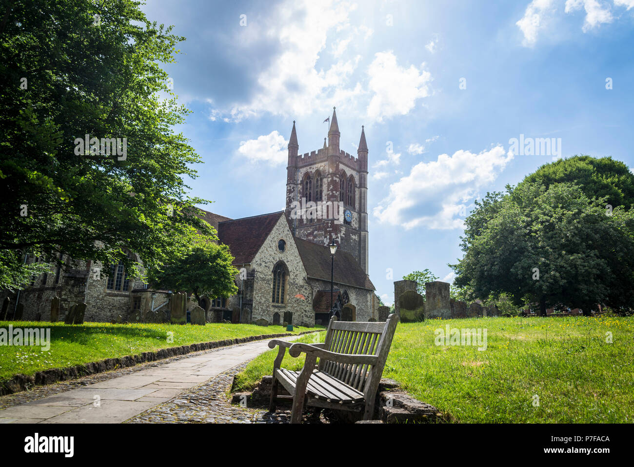 St andrews church farnham surrey hi-res stock photography and images ...