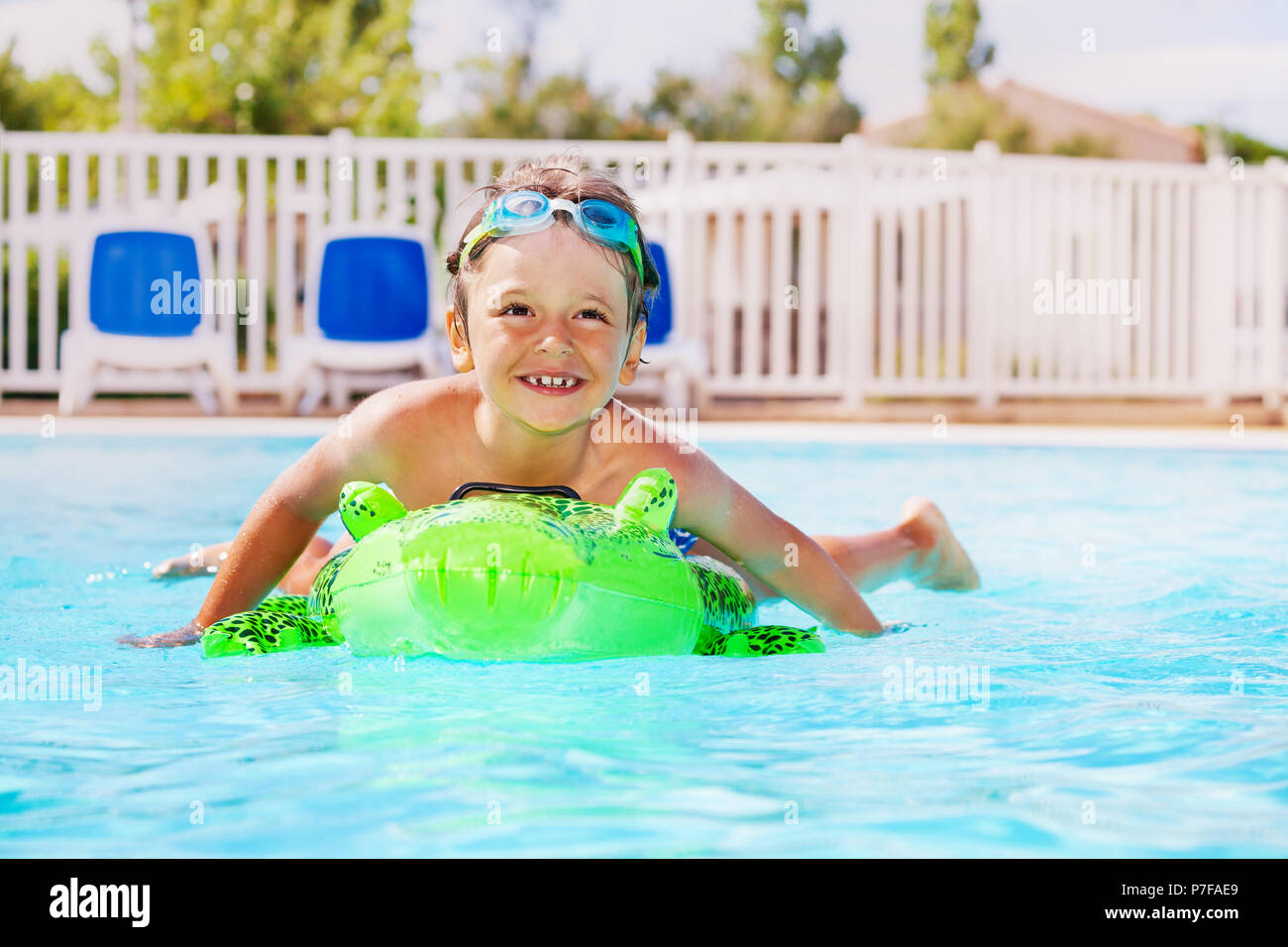 Inflatable mattress swimmer hi-res stock photography and images - Alamy