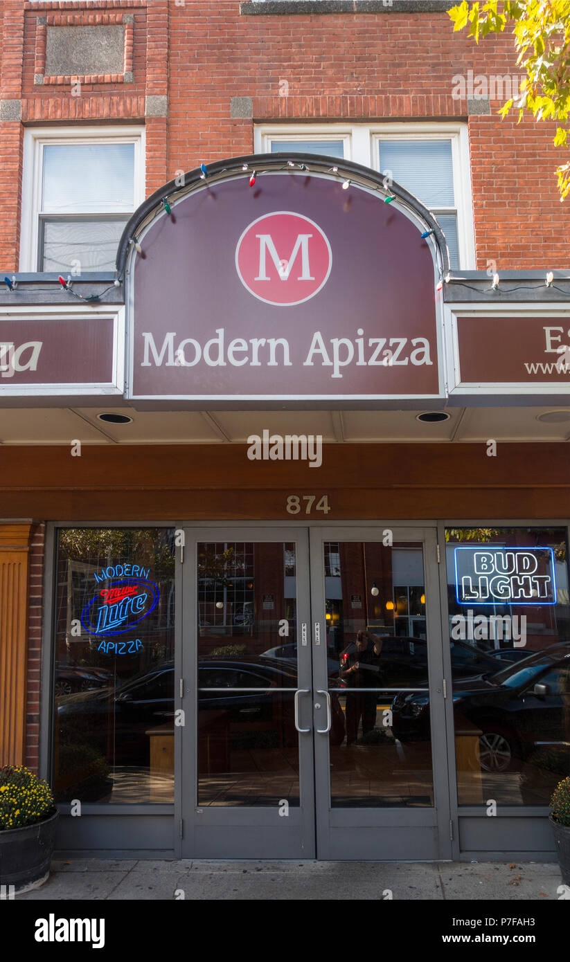 Modern apizza New Haven CT Stock Photo - Alamy