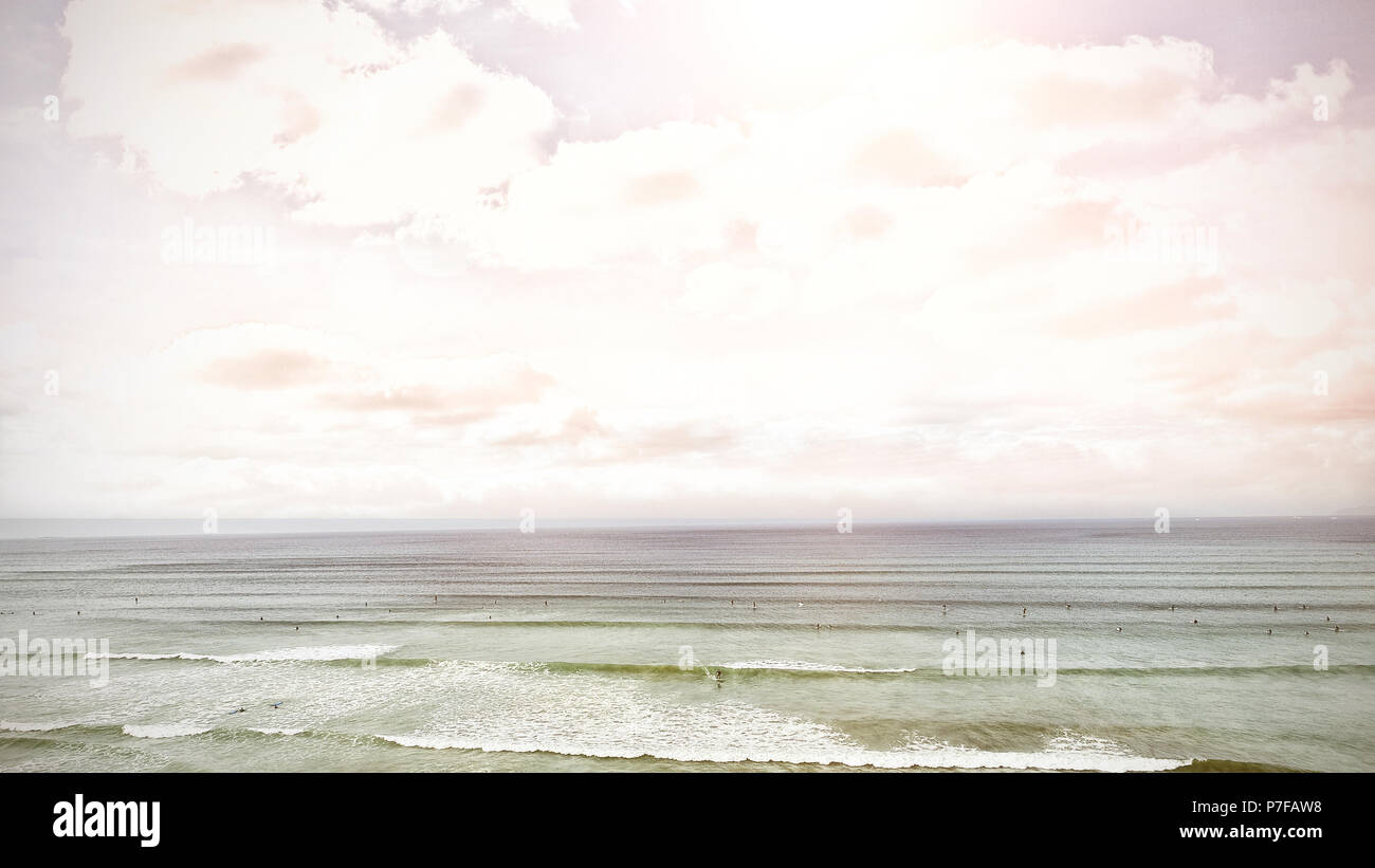 Holidays waves hi-res stock photography and images - Alamy