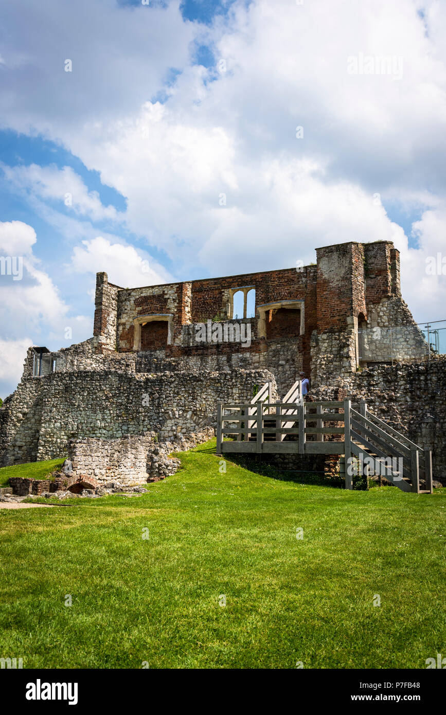 Farnham castle hi-res stock photography and images - Alamy