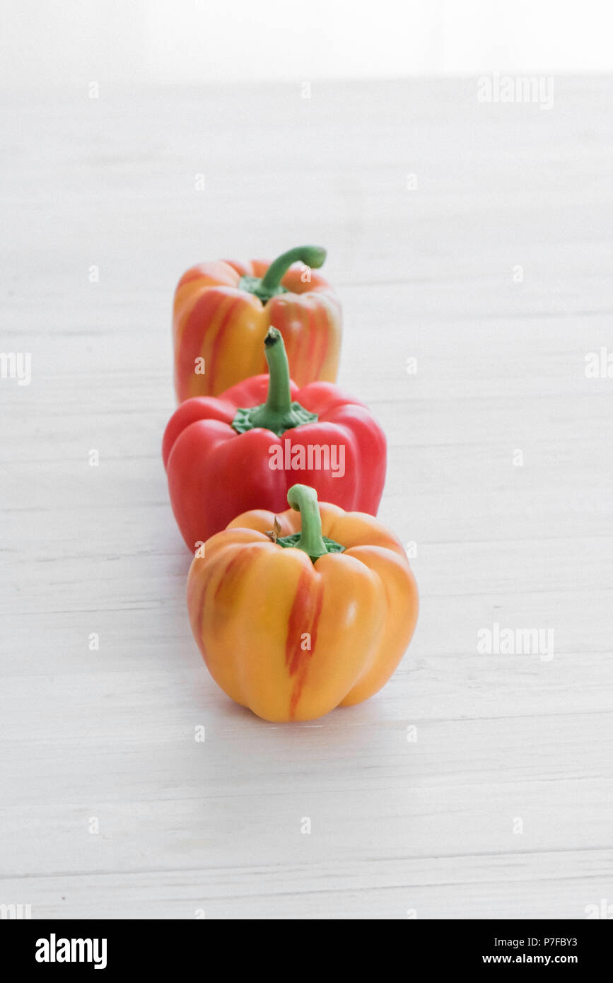 Mixed color bell peppers Stock Photo - Alamy