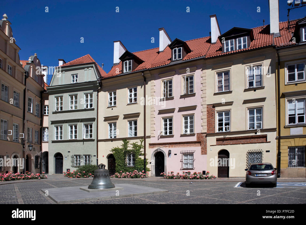 WARSAW, POLAND - June 28, 2018: Facade of a historic building in Old ...