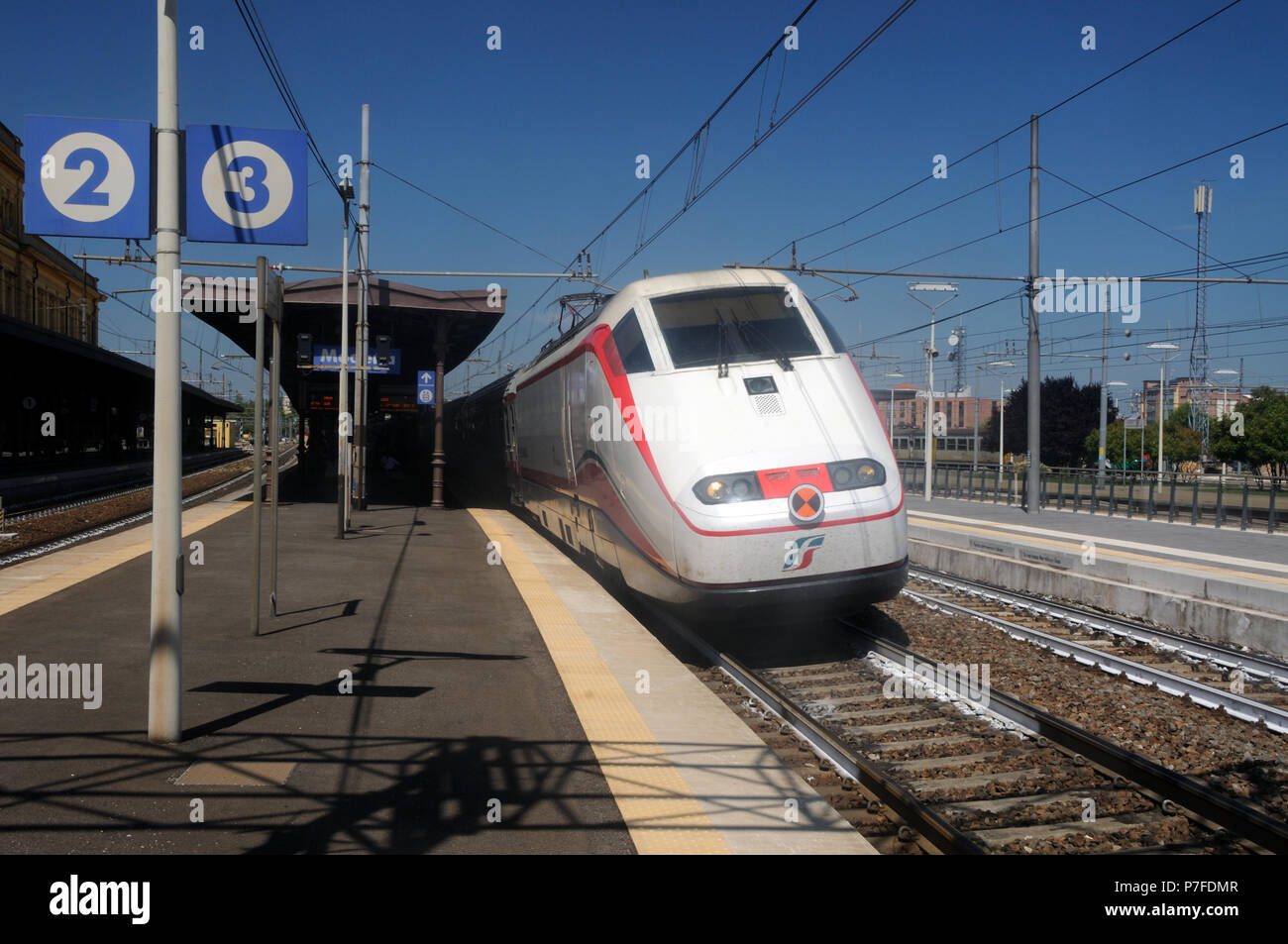 Lecce train hi-res stock photography and images - Alamy