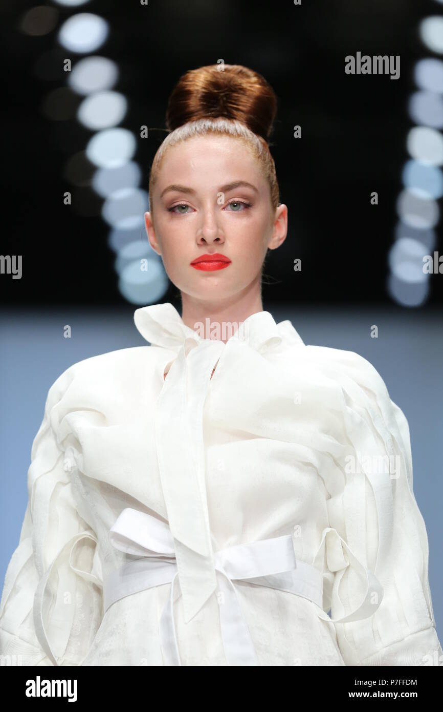Berlin, Germany. 05th July, 2018. The photo shows models on the catwalk ...