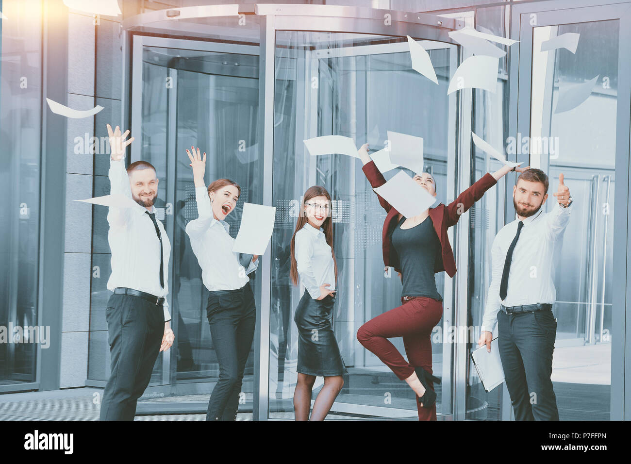 Throw paper hi-res stock photography and images - Alamy