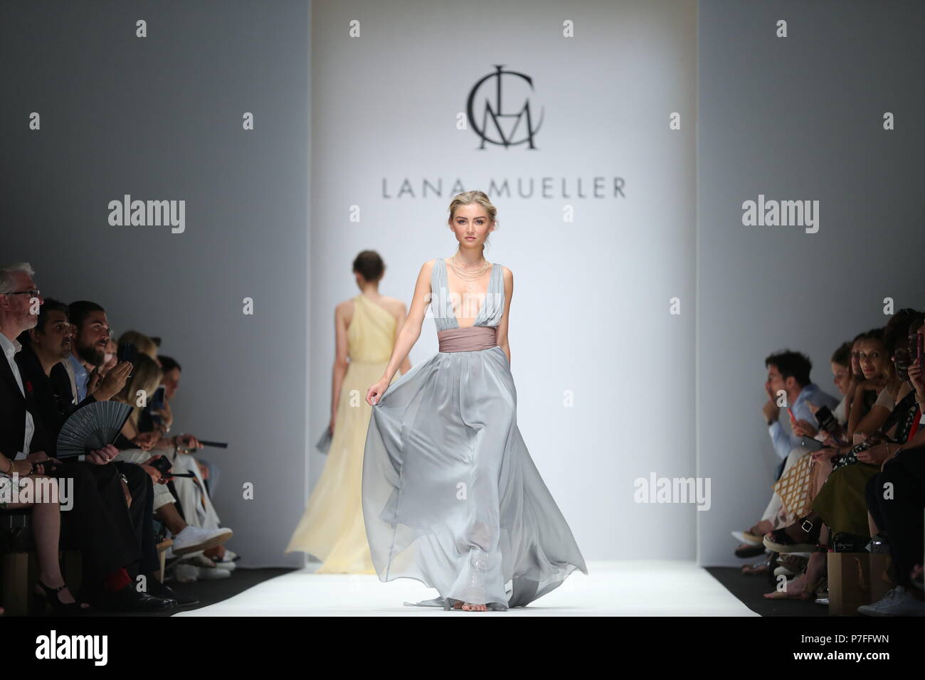 Berlin, Germany. 05th July, 2018. Berlin: The photo shows models on the ...
