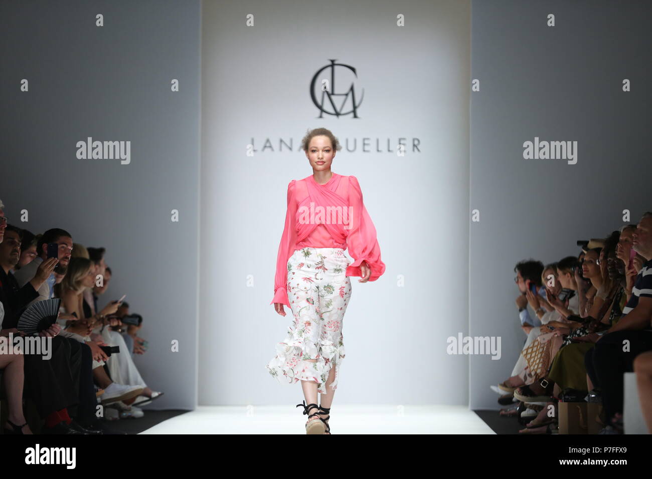 Berlin, Germany. 05th July, 2018. Berlin: The photo shows models on the ...