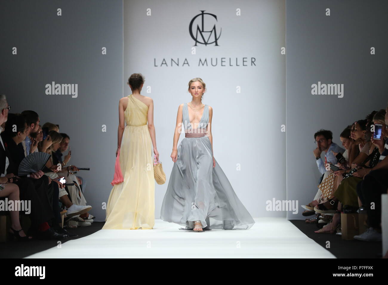 Berlin, Germany. 05th July, 2018. Berlin: The photo shows models on the ...