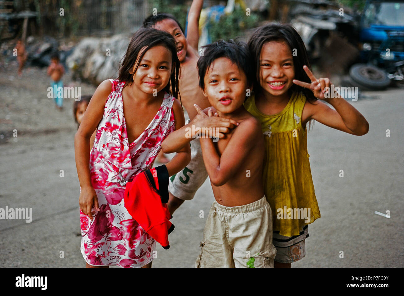 Slum in manila hi-res stock photography and images - Alamy