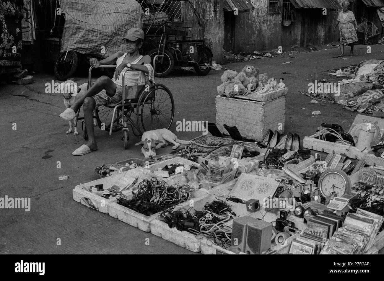 Garbage mountain philippines hi-res stock photography and images - Alamy