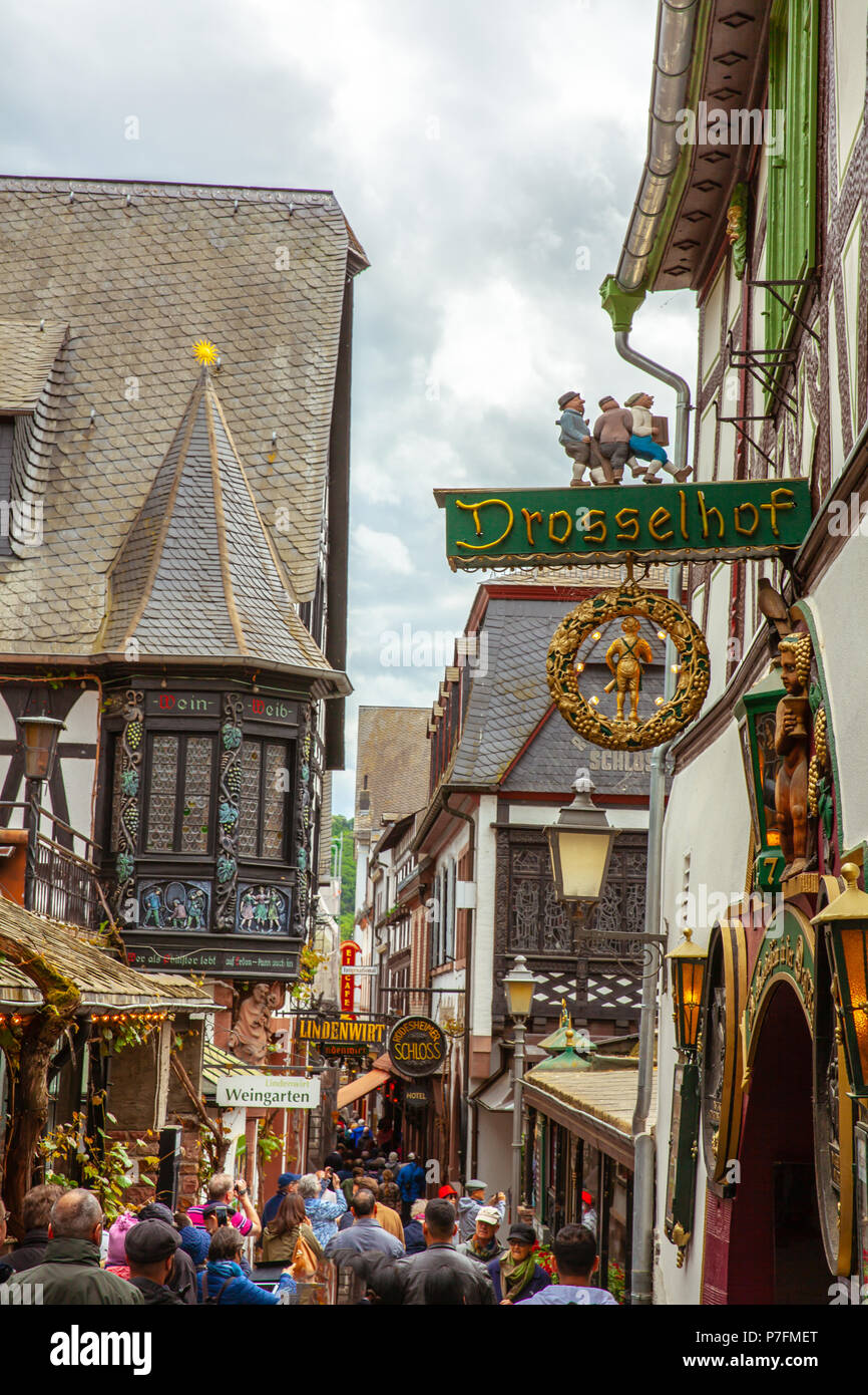 Ruedesheim Germany circa Mai 2018 Rüdesheim t Rom antic Cities at the ...