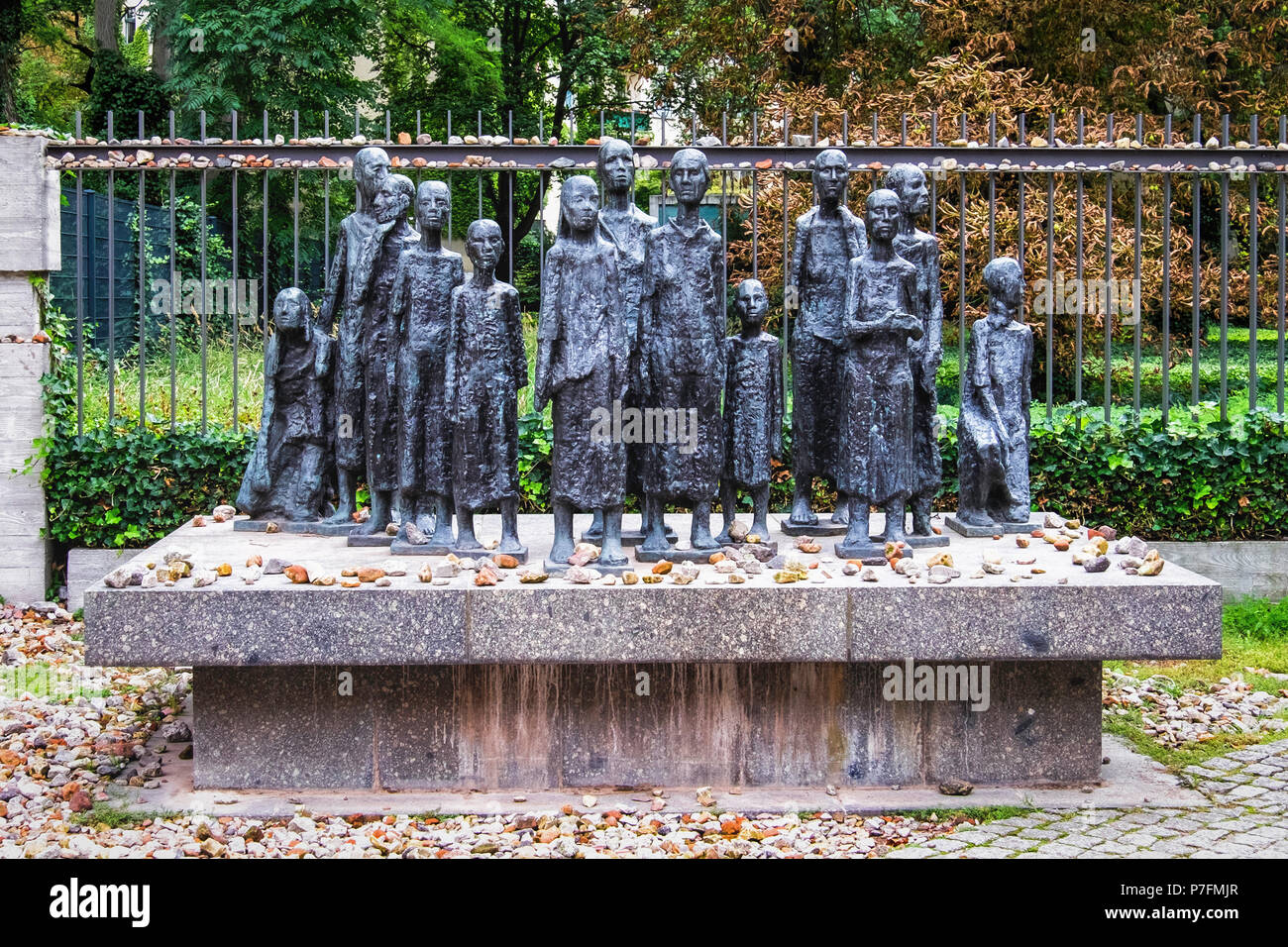 Holocaust Memorial - Bronze sculpture remembers victims of Fascism at ...