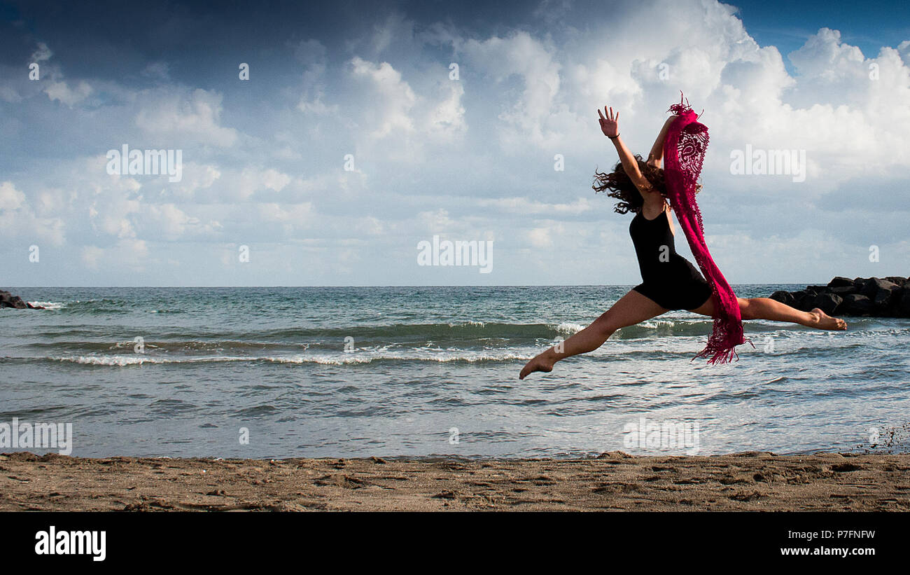 Dancing for tips hi-res stock photography and images - Alamy