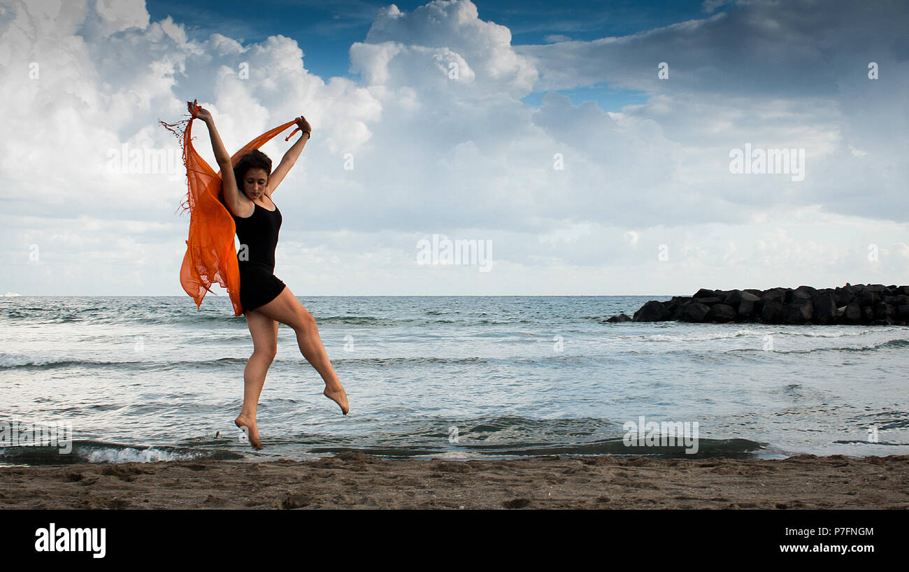 Dancing for tips hi-res stock photography and images - Alamy