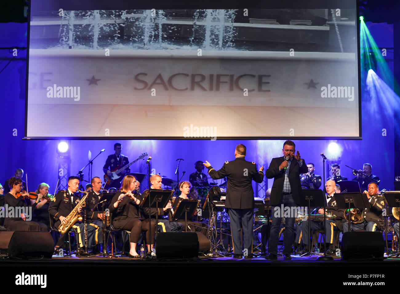 Michael Curtis sings 'We Know You" at Bob Jones High School, Alabama ...