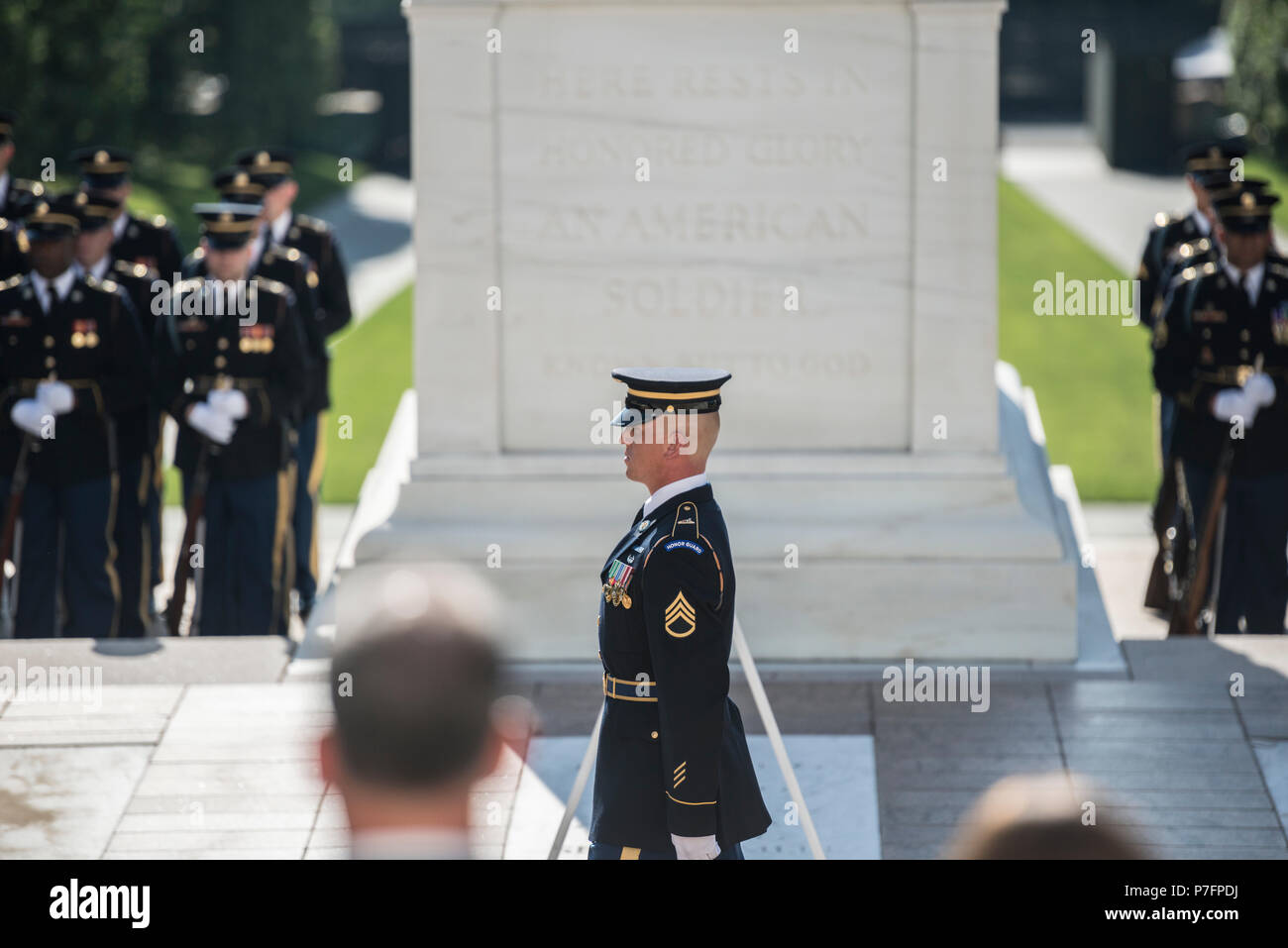 A Tomb Guard from the 3d U.S. Infantry Regiment (The Old Guard ...