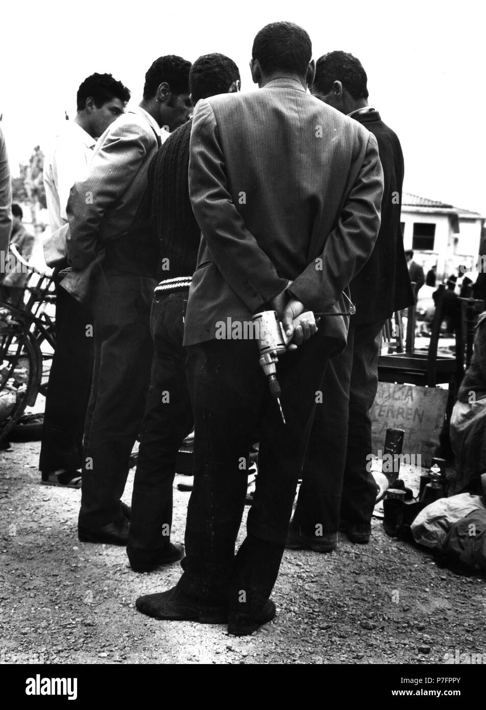 Worker discuss Black and White Stock Photos & Images - Alamy