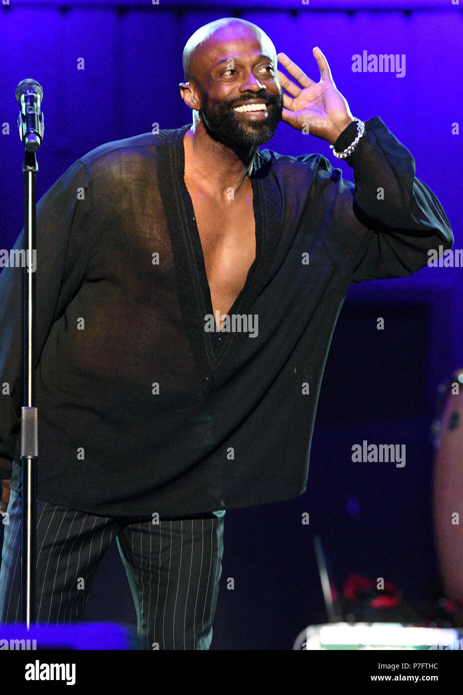 Kem singer hi-res stock photography and images - Alamy