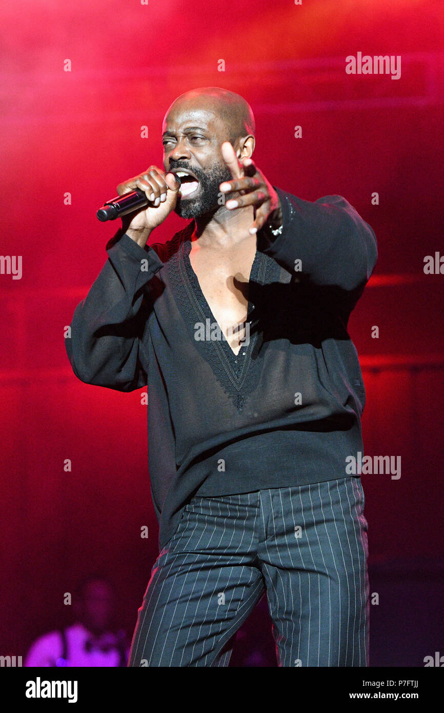 Kem singer hi-res stock photography and images - Alamy