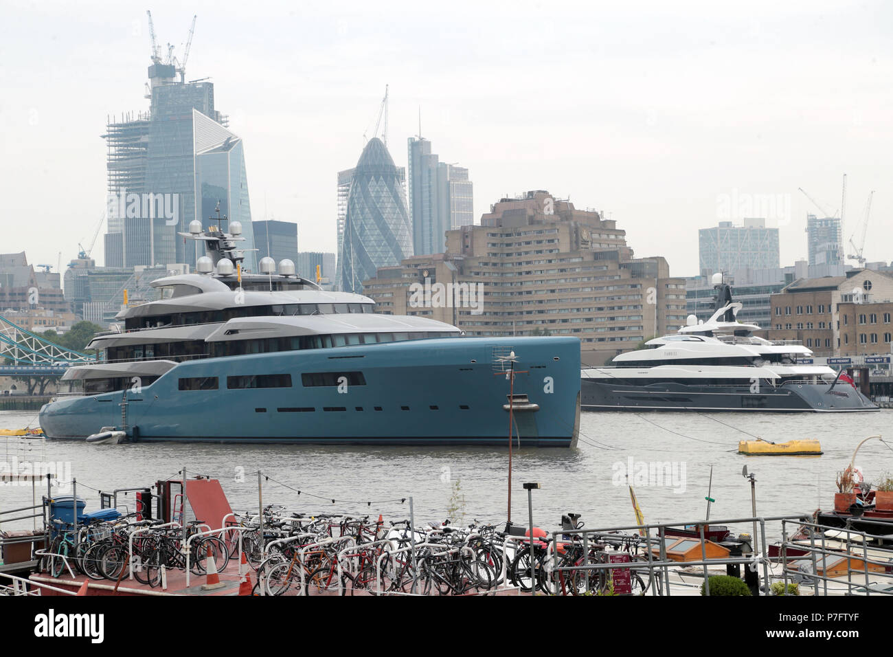 Joe lewis yacht aviva hi-res stock photography and images - Alamy