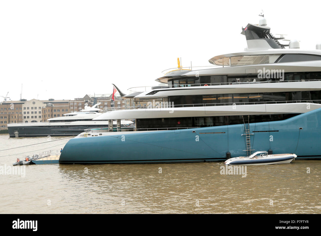 Joe lewis yacht aviva hi-res stock photography and images - Alamy