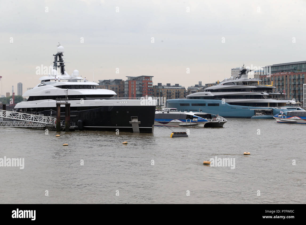 Joe lewis yacht aviva hi-res stock photography and images - Alamy