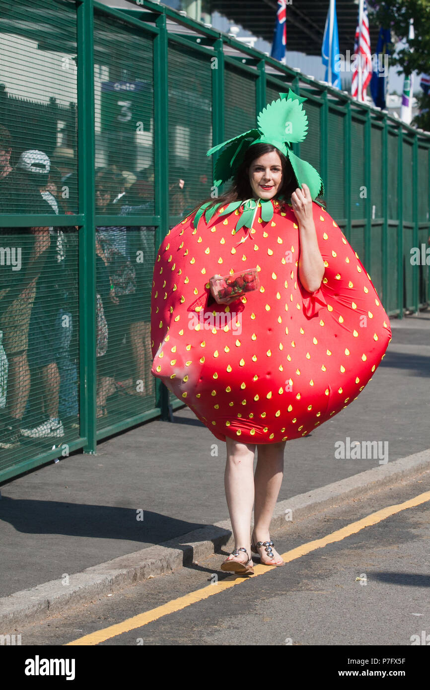 London UK. 6th July 2018. A tennis fan arrives on day 5 of the ...
