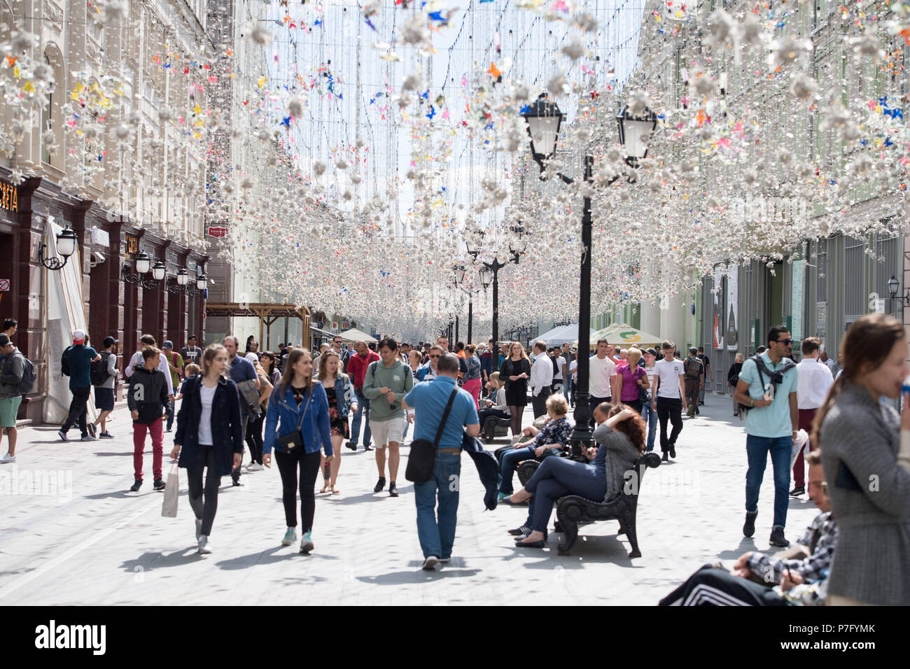 Moscow, Russland. 05th July, 2018. Nikolskaya shopping street on the ...