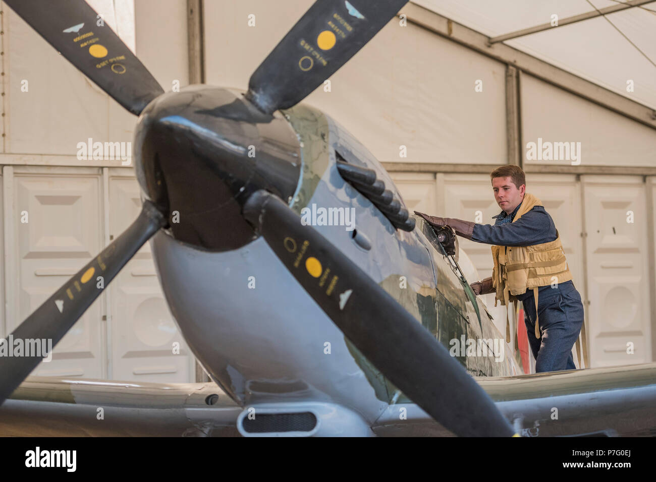 Ww2 raf spitfire hi-res stock photography and images - Alamy