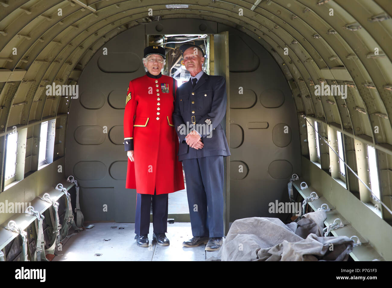 Helicopter chinook interior hi-res stock photography and images - Alamy
