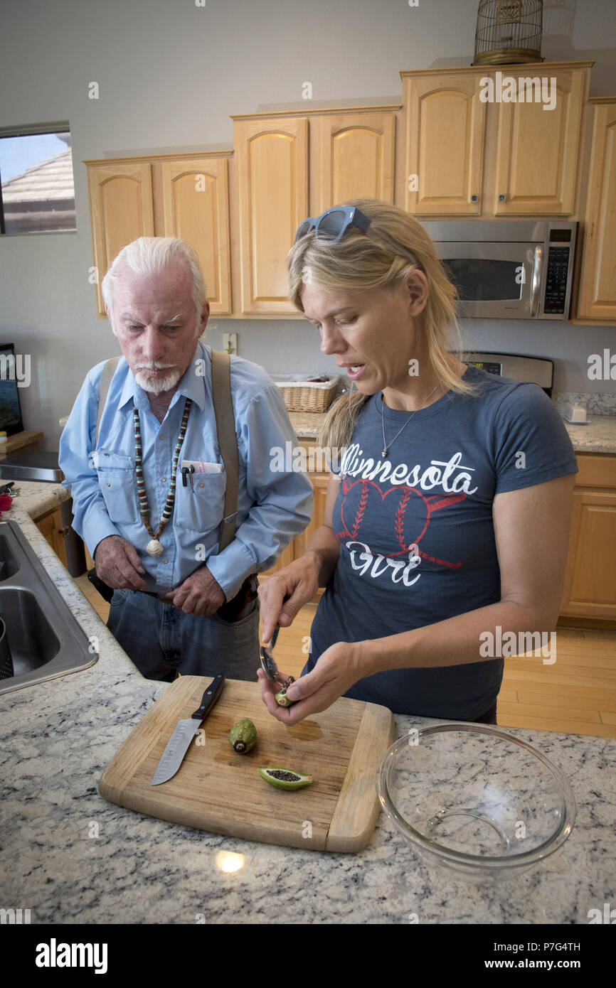 Scottsdale, Arizona, USA. 21st June, 2018. Primitive skills expert ...