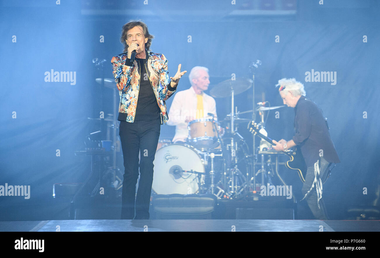 Germany, Stuttgart. 30th June, 2018. Singer Mick Jagger (C) performs ...