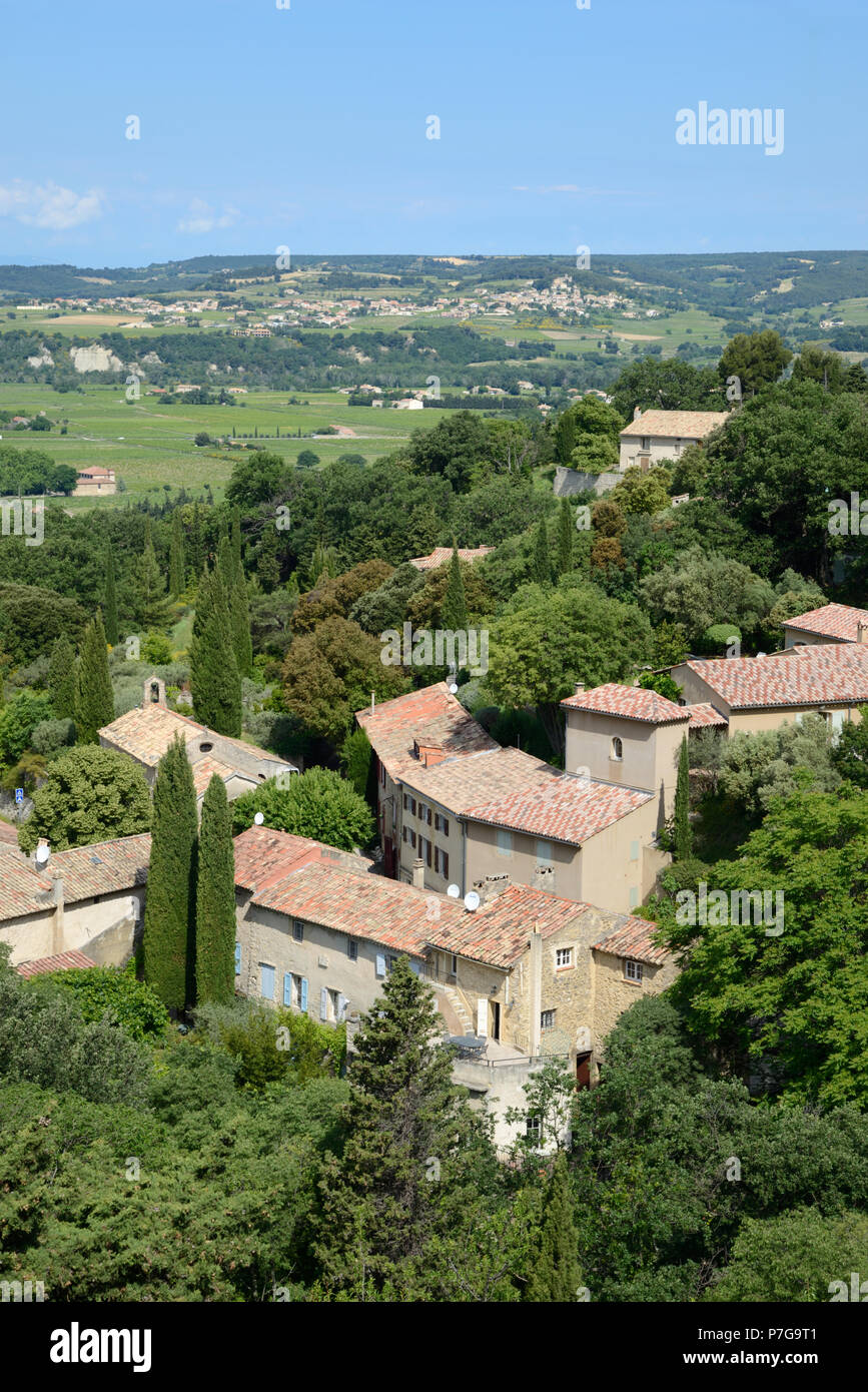 Seguret cotes du rhone vineyard hi-res stock photography and images - Alamy