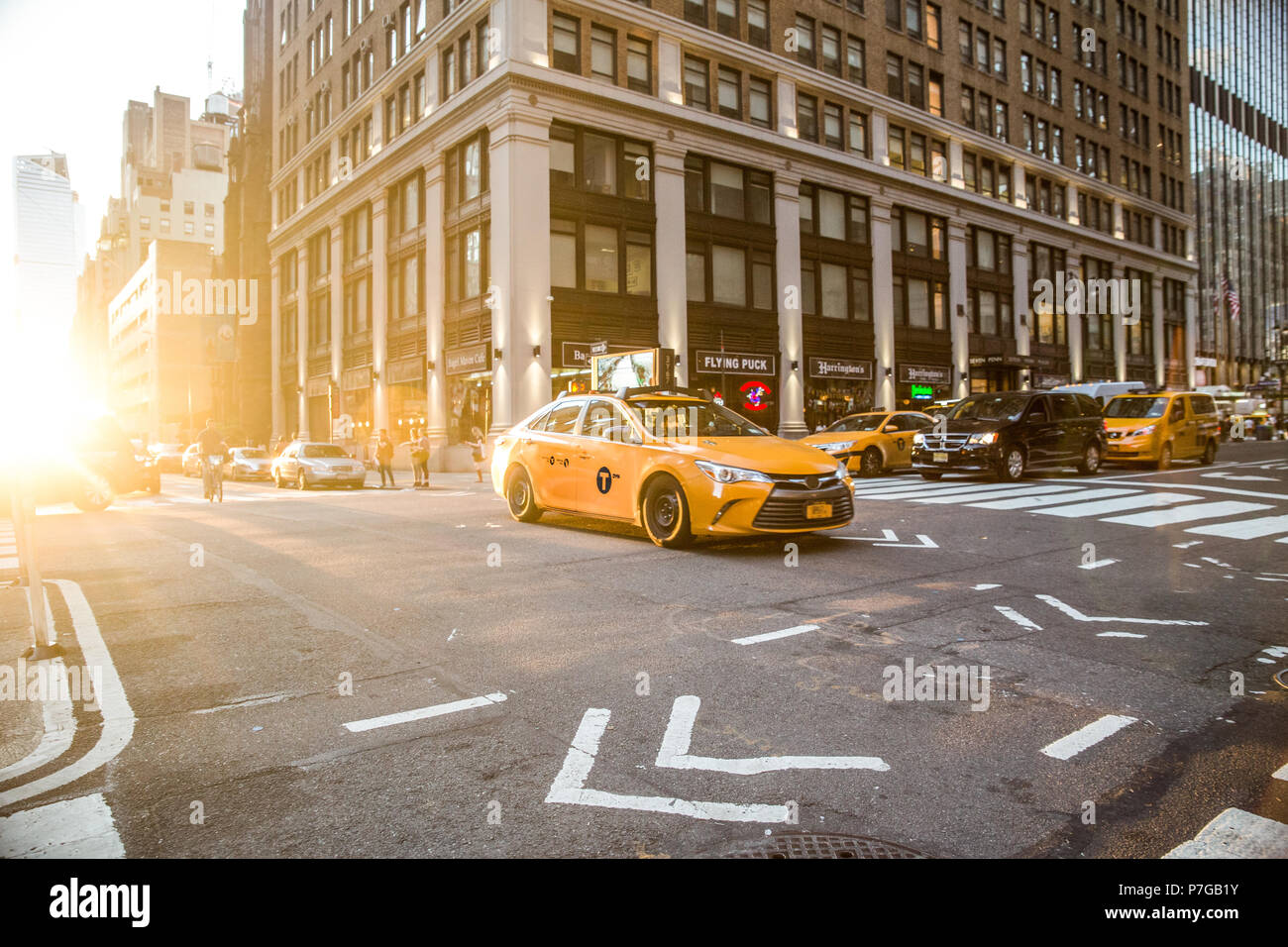 The typical new york city street view busy life hi-res stock photography and images - Alamy