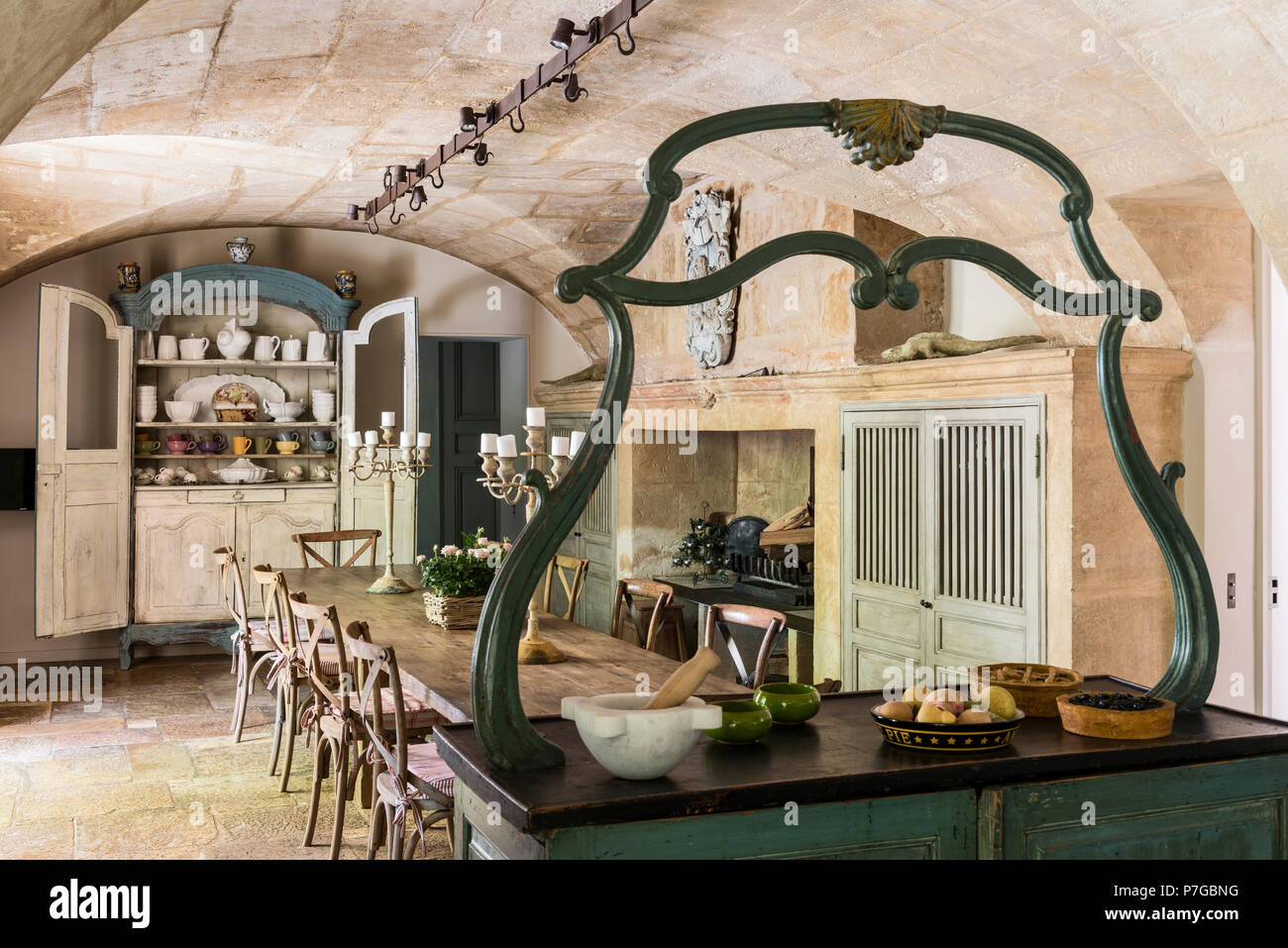 18th century kitchen hi-res stock photography and images - Alamy