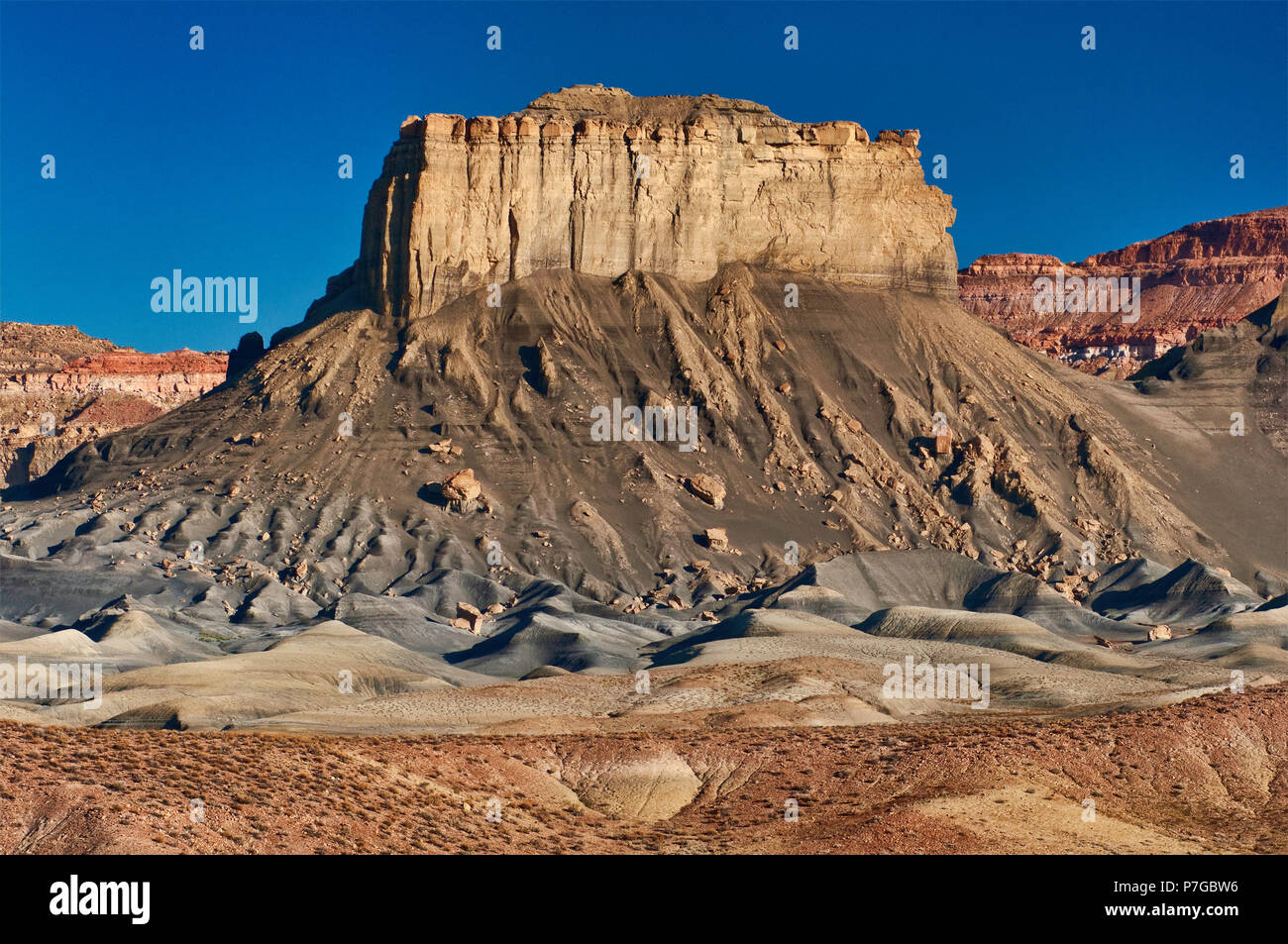 Buttes and rocks around Smoky Mountain Road, Grand Staircase Escalante ...