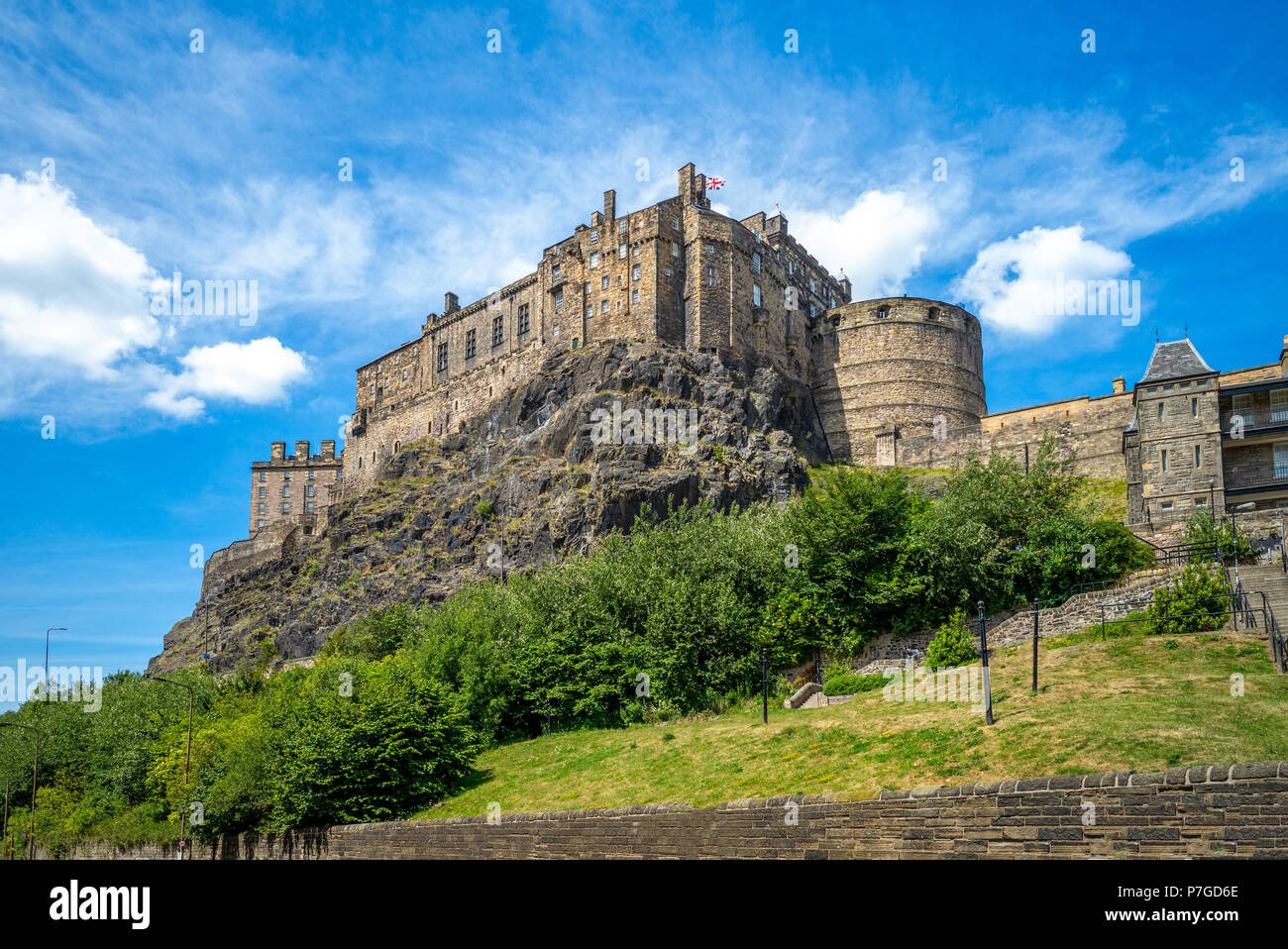 Edinburgh castle landscape hi-res stock photography and images - Alamy