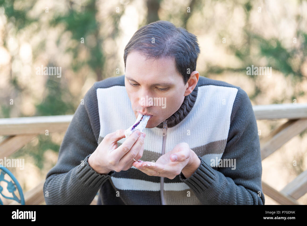 Deck chair cake hi-res stock photography and images - Alamy
