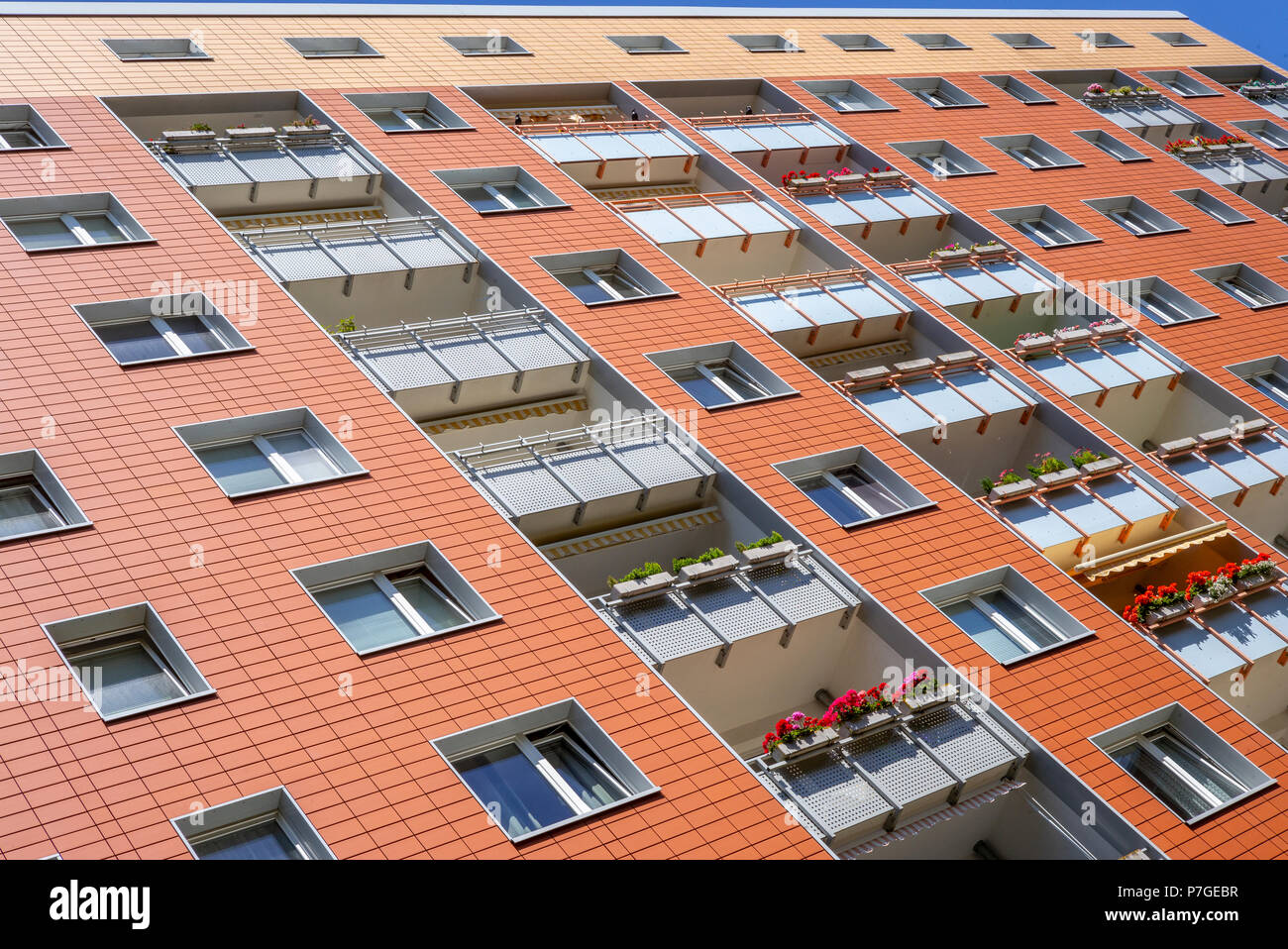 Fassade eines modernen Wohngebäudes in Hamburg, Deutschland Stock Photo ...