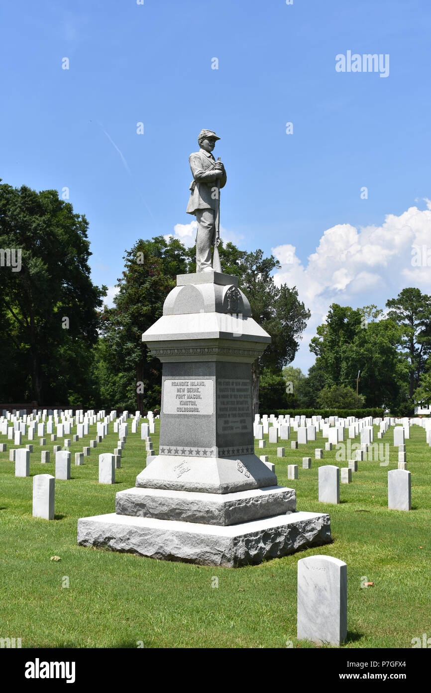 A Monument to Union Soldiers lost in the Civil War in the New Bern ...